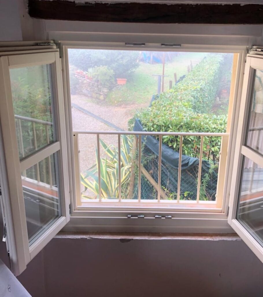 Window bars installed - Casa in Colle